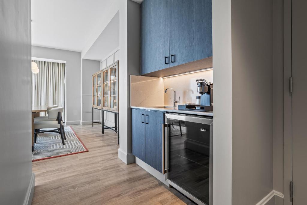 The Highlander at Radford, Tapestry Collection by Hilton, Radford ...