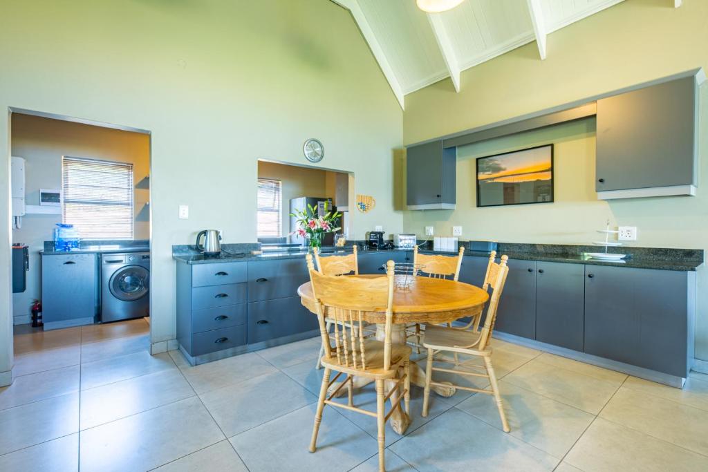 Midlands Lakehouse, Rosetta (updated prices 2025)