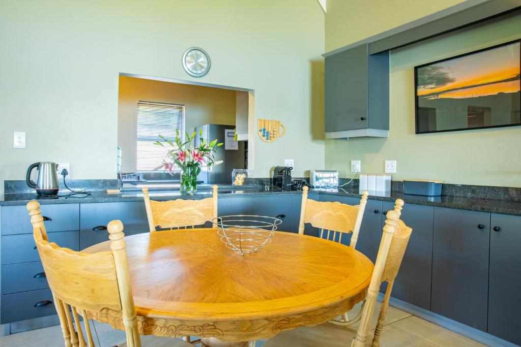 Midlands Lakehouse, Rosetta (updated prices 2025)