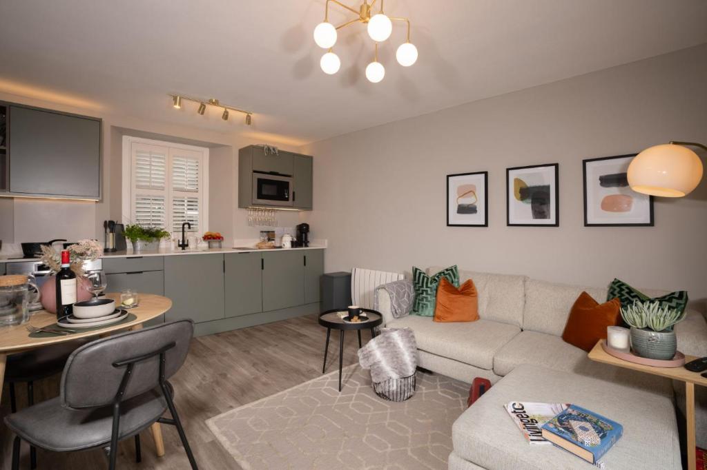 Ambleside Gem: Parking Balcony Scenic Views, Ambleside (updated prices ...