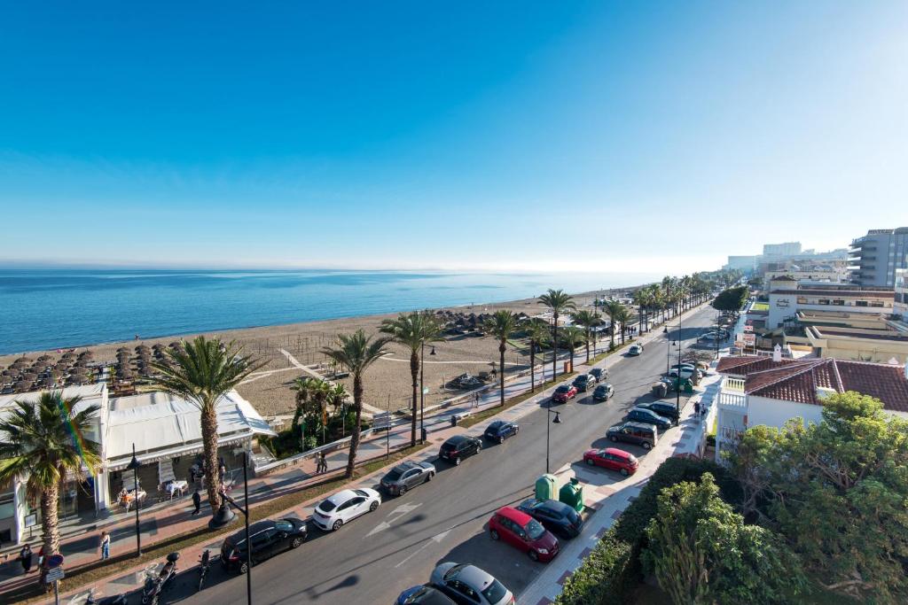 MAGIC OF THE OCEAN, front Line Beach in Playamar-Parking, Sea Views ...