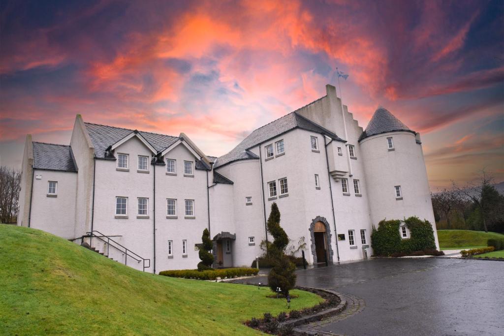 Glenskirlie Castle Hotel, Banknock (updated prices 2026)