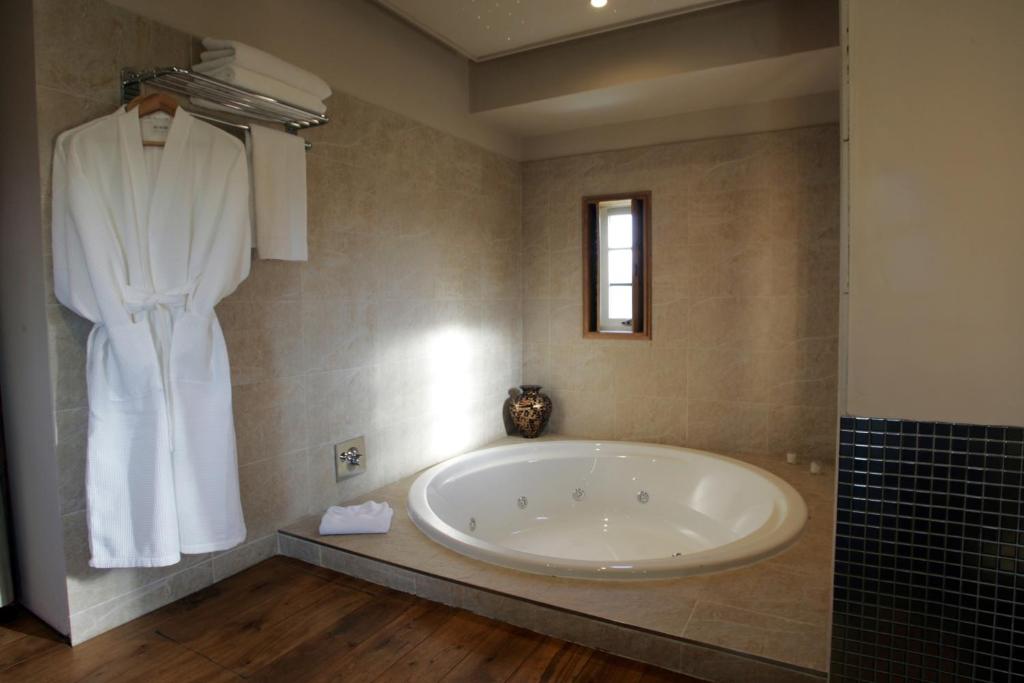 Glenskirlie Castle Hotel, Banknock (updated prices 2025)