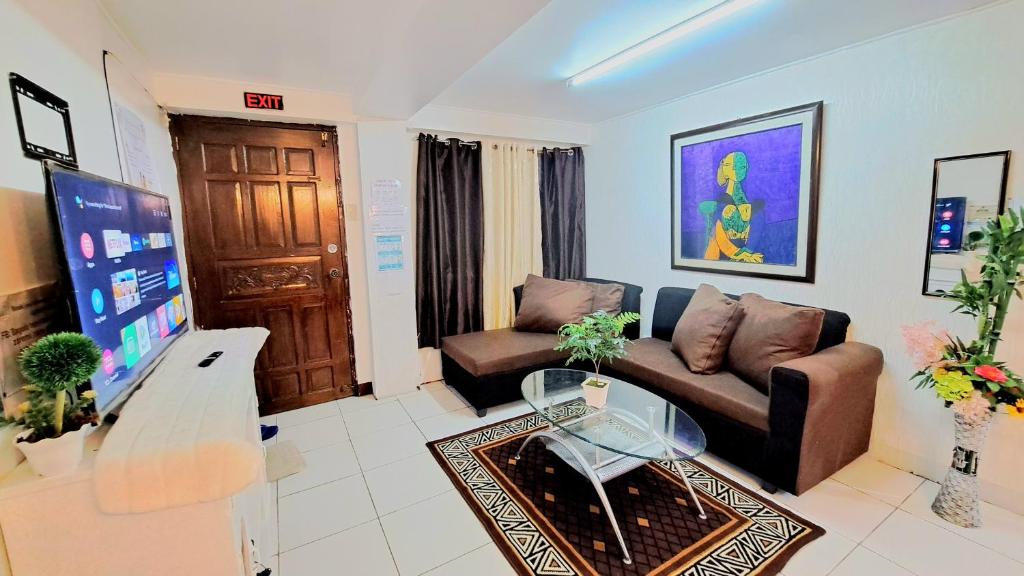 Simple Interior Design For Small Living Room In Philippines | Baci ...