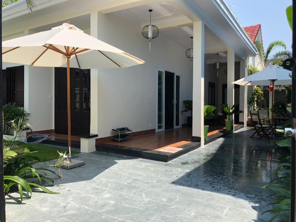 Lovely 3BRs Seaside Villa-HoiAn Beach, Tân Thành (1) (precios ...