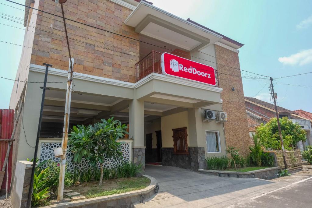 RedDoorz Syariah @ Klodran Solo, Kadipiro (updated prices 2026)