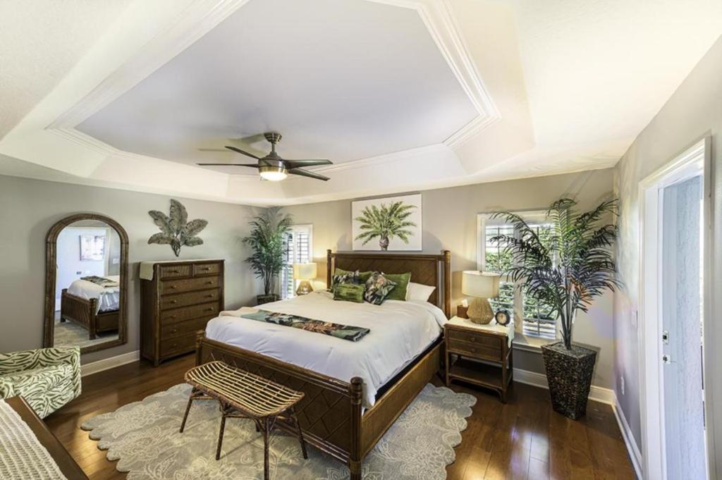 Tommy Bahama Bedroom Decorating Ideas | Shelly Lighting