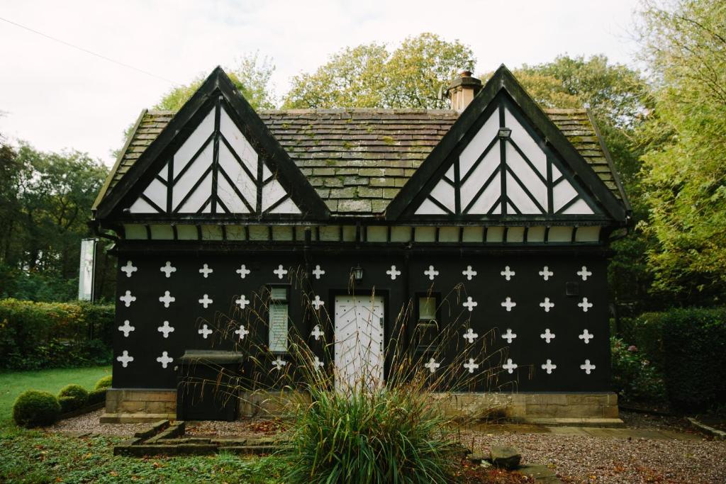 The Gatehouse at Samlesbury Hall, Samlesbury (updated prices 2025)