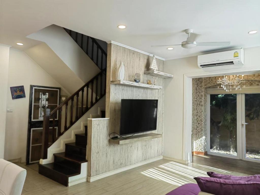 享受私家泳池独立四卧的优雅别墅, Pantai Jomtien - Harga Terbaru 2023