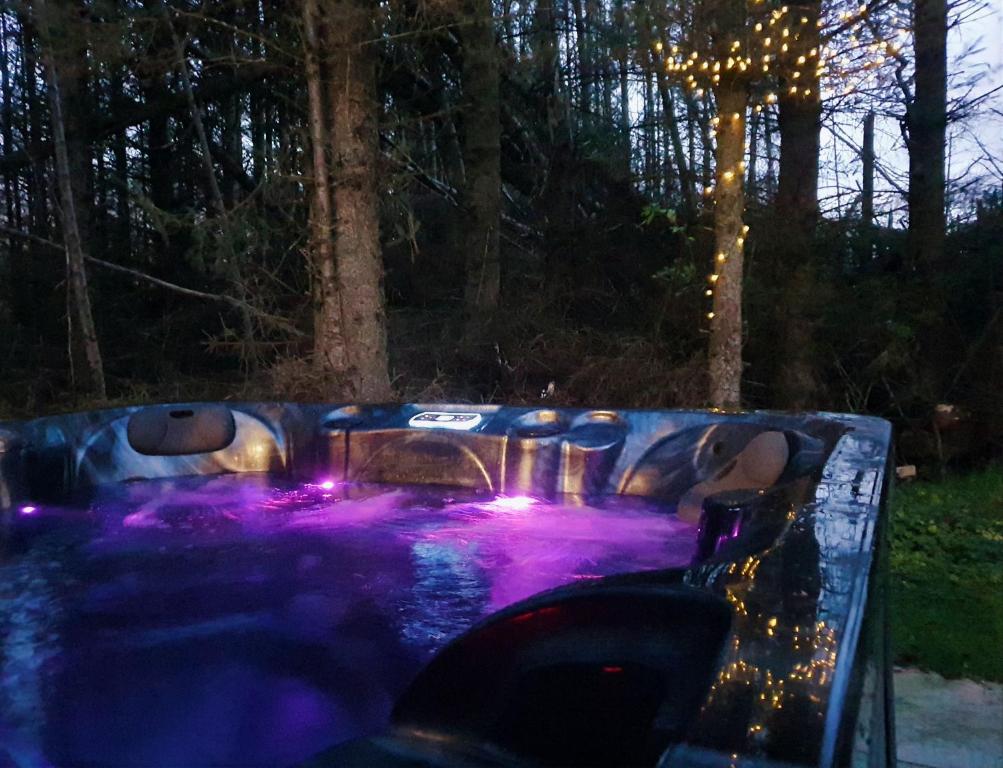 Woodland Hot Tub Retreat, Swarland (updated prices 2025)