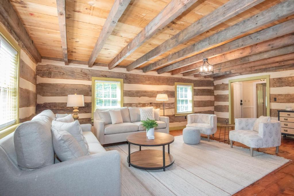 Nottingham Manor, Nottingham (updated prices 2025)