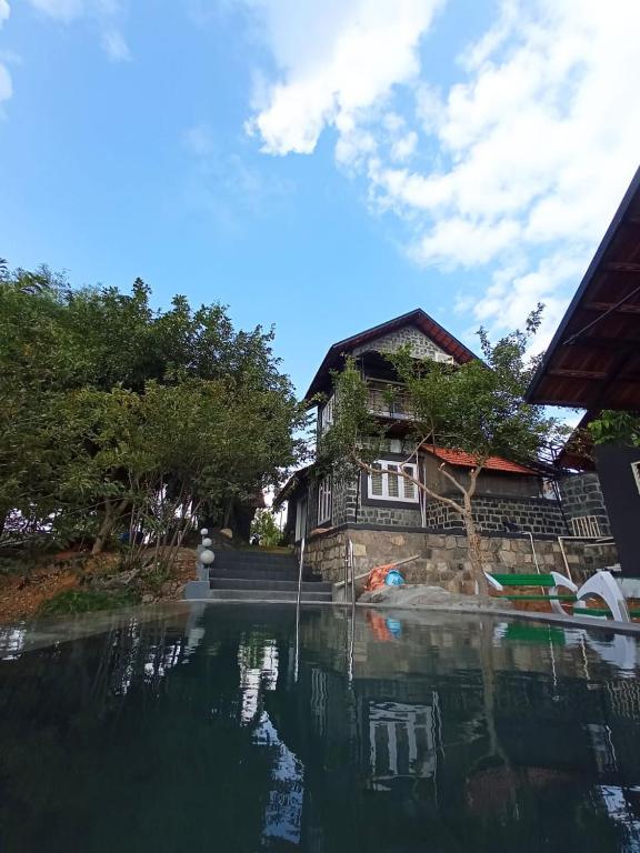 Pet friendly private pool villa near bangalore, Sūlagiri (updated ...