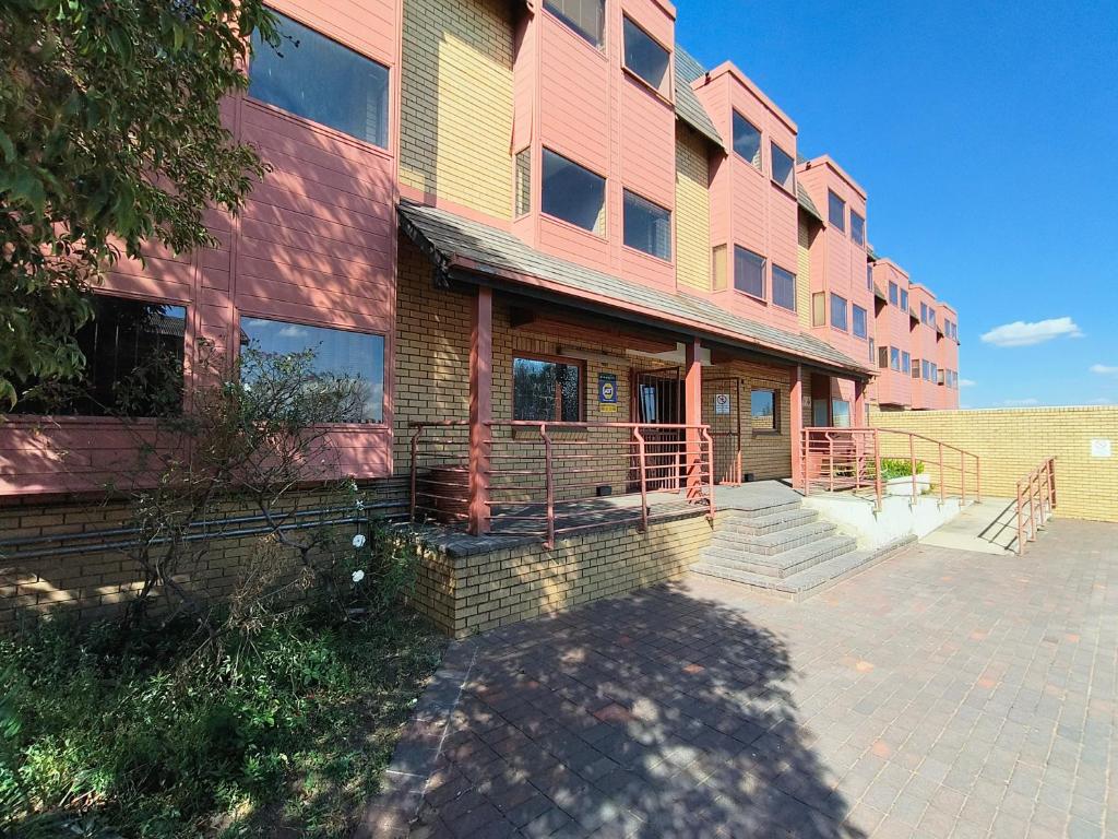 Lalala Hotel, Johannesburg – Updated 2023 Prices