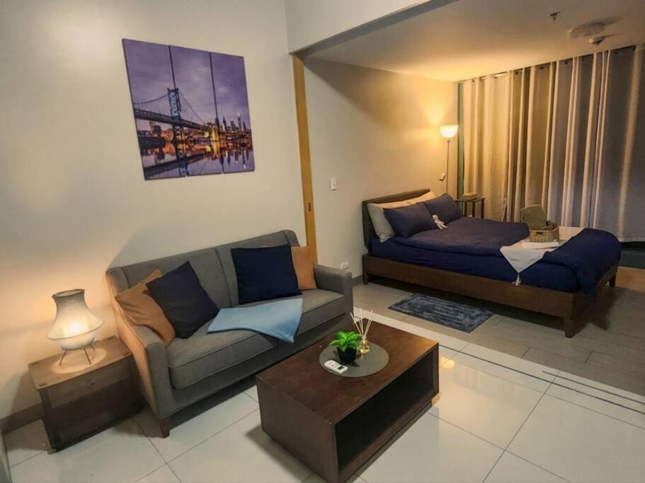 Vibrant Urban Getaway in BGC (pool view), Manila (updated prices 2026)