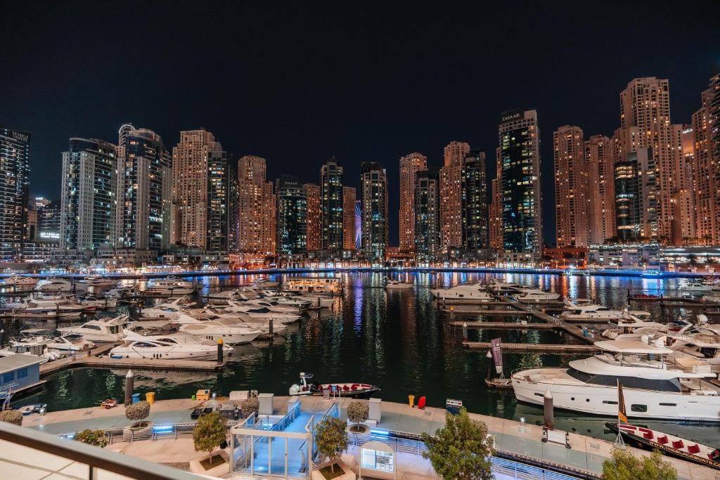 Vida Dubai Marina & Yacht Club , Hotel and Residences , Luxurious 2BR ...