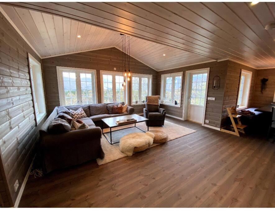 Koselig, nyere hytte til leie, Stranda (precios actualizados 2024)