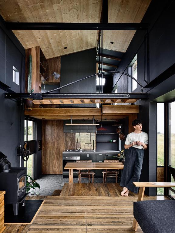 A Small, Off-Grid farm house with ocean views., Illowa (updated prices ...