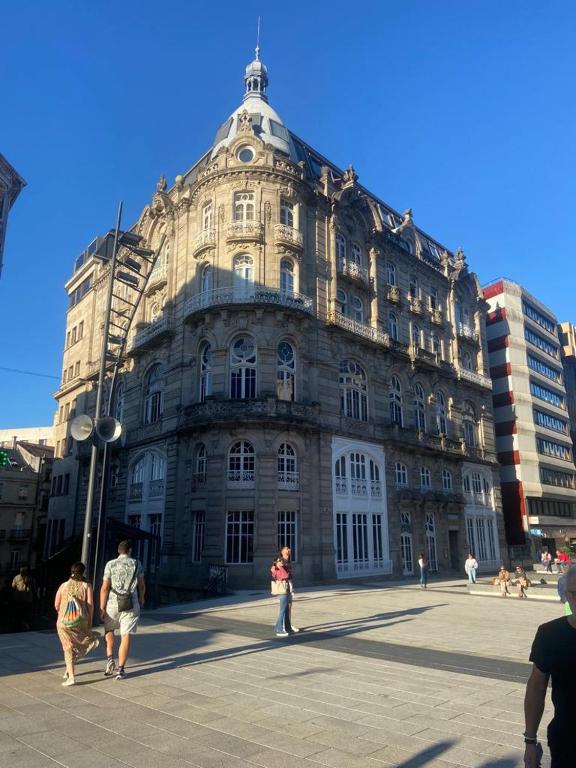 Edificio El Moderno Puerta del Sol, Vigo (updated prices 2025)