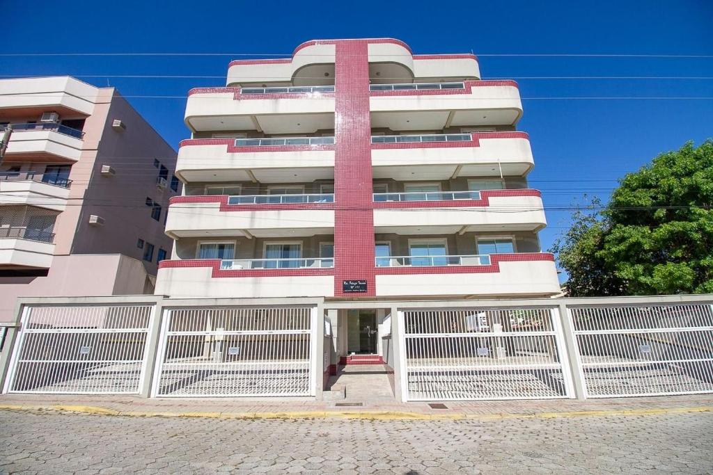 B791 - Apartamento econômico na praia de Bombas, Bombas (updated prices ...