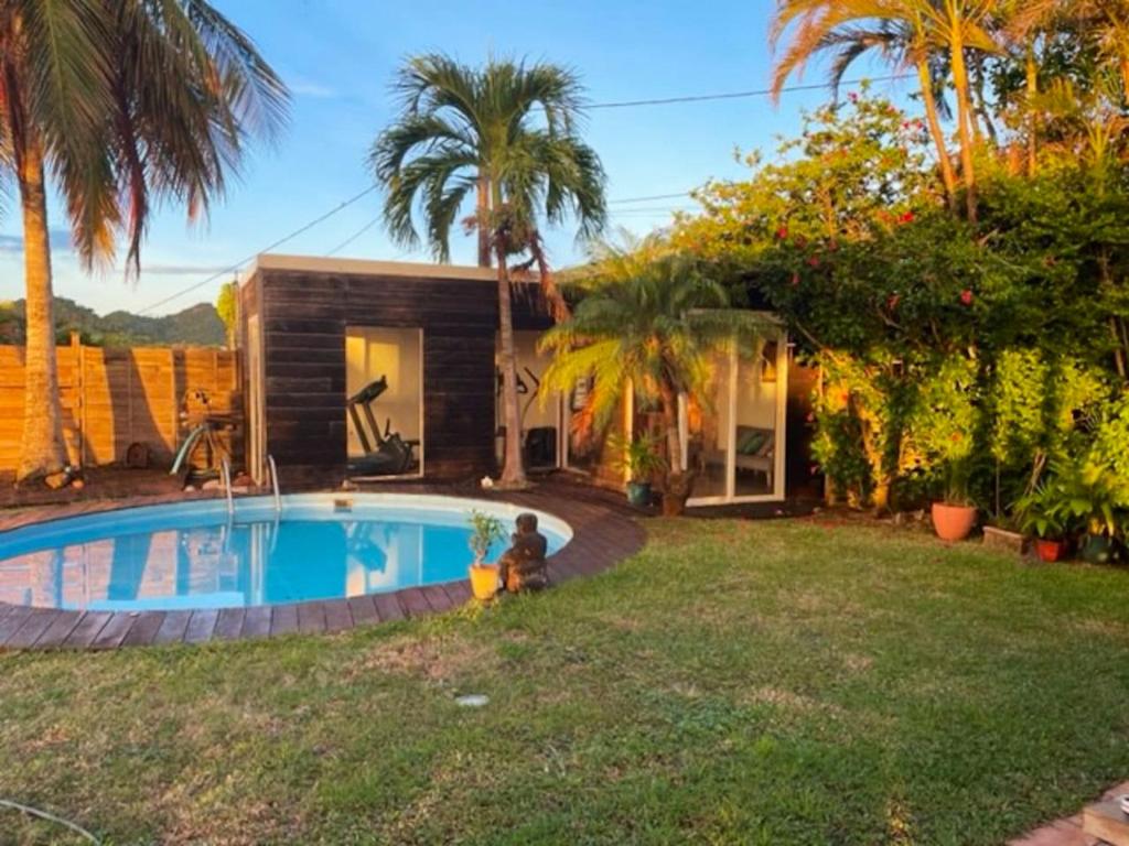 Villa magnifique avec piscine privee au Robert vue sur mer, Le Robert ...