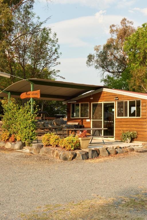 Tenterfield Lodge Caravan Park, Tenterfield (updated prices 2025)