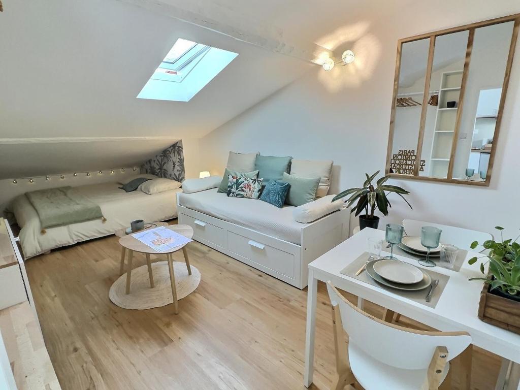 Le Quai des Orchidées - Centre - Gare Saint Roch - Netflix/Amazon/Youtube/Canal+