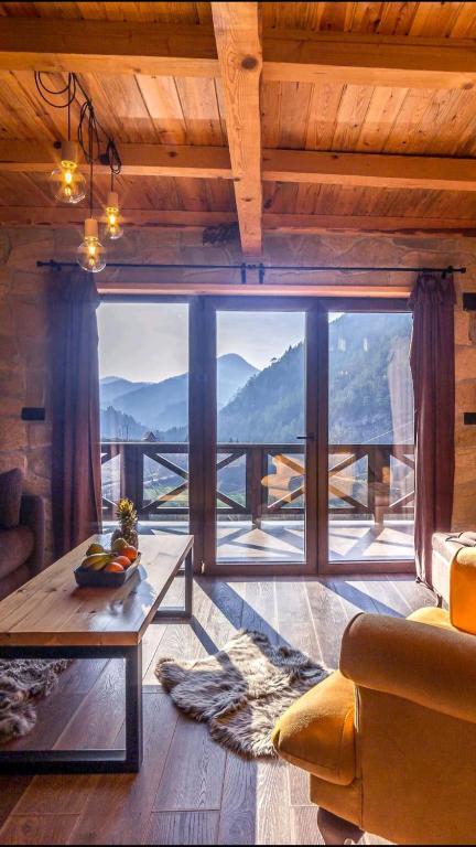 Mountain house Potkovica, Lazići (updated prices 2026)