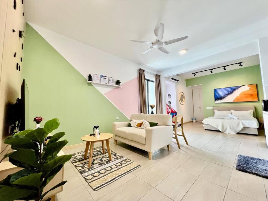 Puteri Front Beach Resort Studio Melaka 4pax/1park, Kampong Pantai ...