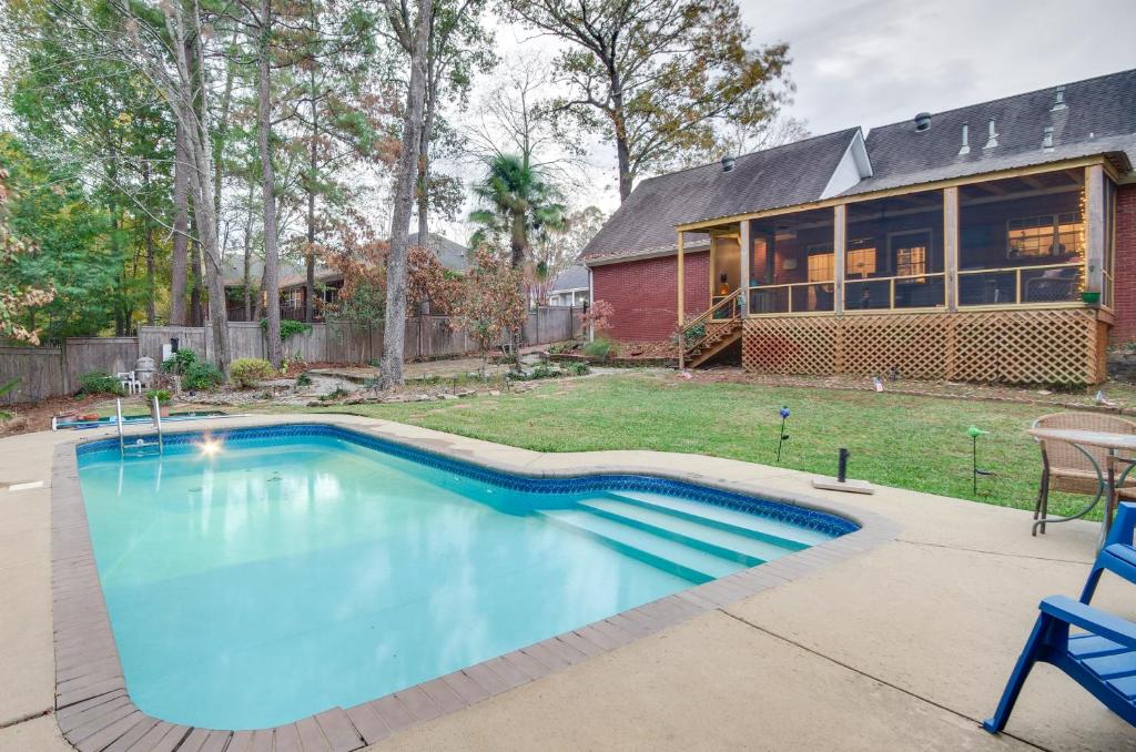 Welcoming Brandon Home with Pool and Screened-In Deck, Brandon ...