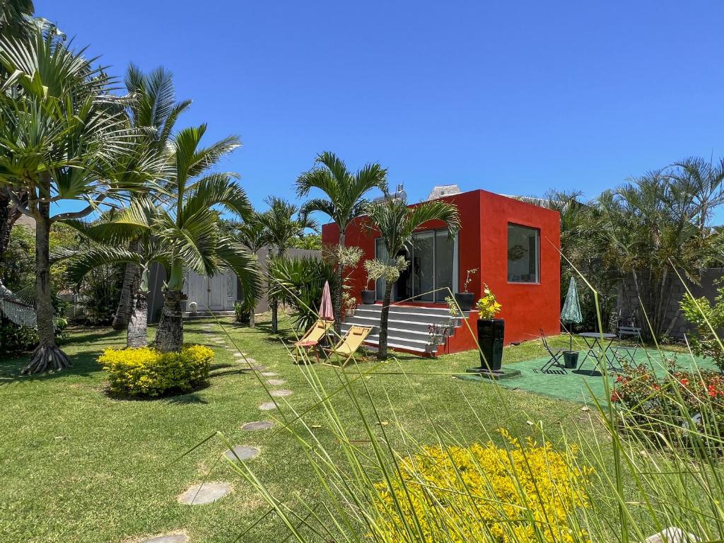 Love Room with Infinity Pool in Tropical Garden, Petit Raffray (updated ...