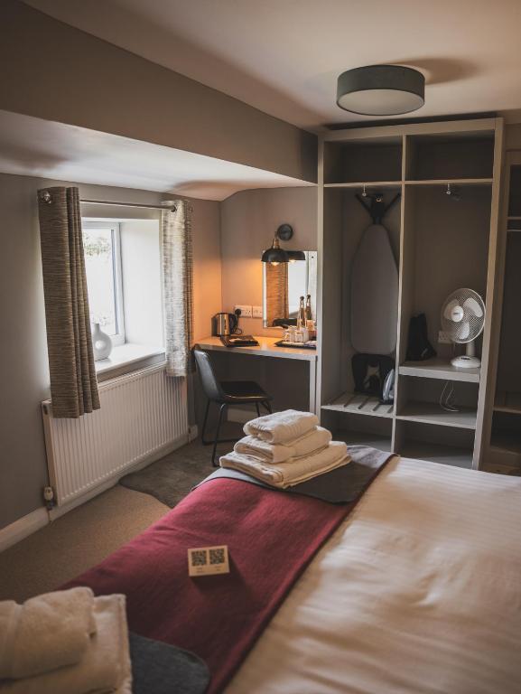 Crossways, Wells (updated prices 2025)