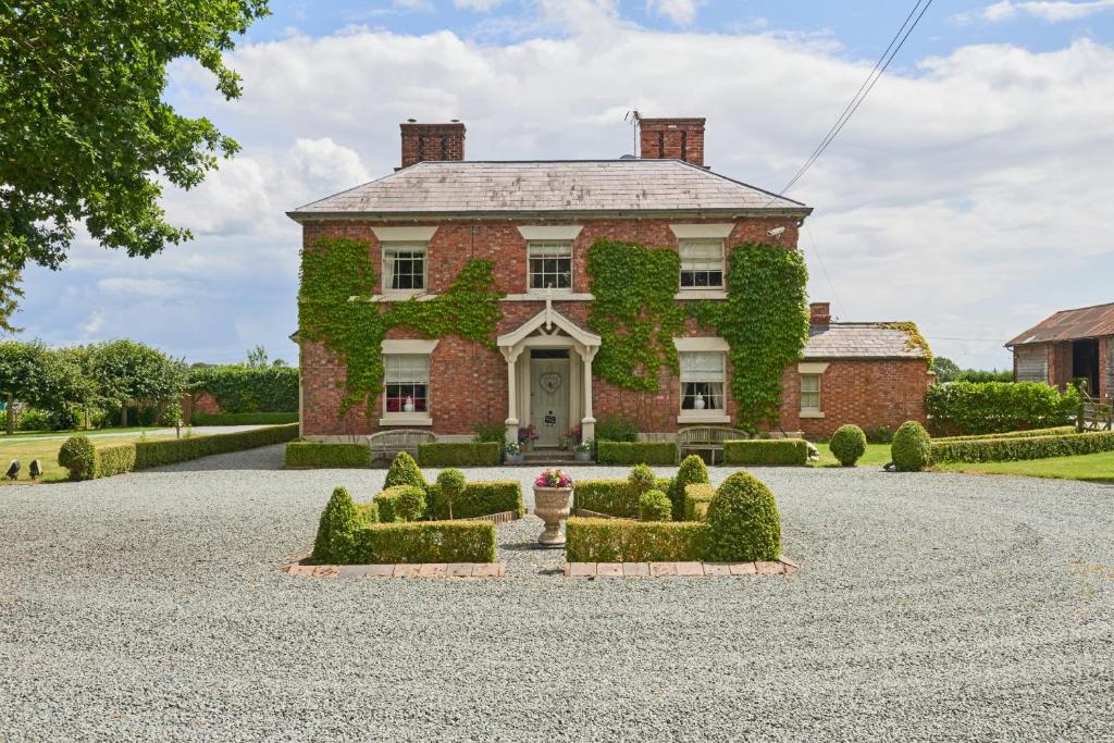 Willington Lodge, Hanmer – Updated 2023 Prices