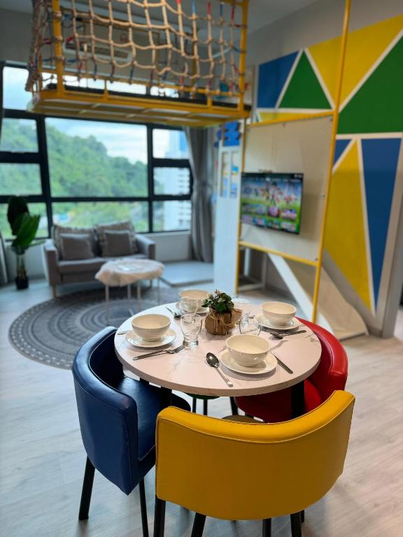 JQ#07 City View Slide LoftBed 2R1B 5pax near Suria Mall, Gaya St, SICC ...