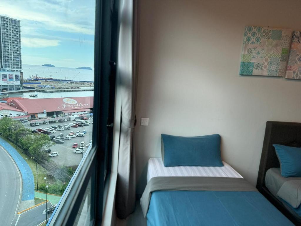 JQ#09 City View Slide LoftBed 2R1B 5pax near Suria Mall, Gaya St, SICC ...