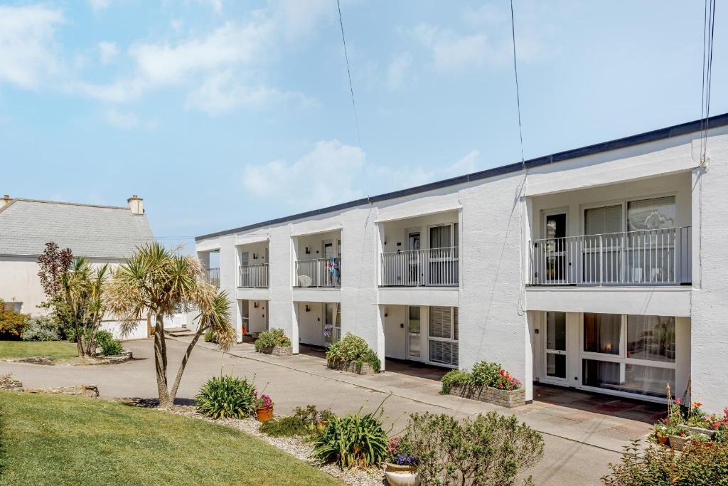Westward 14, Wadebridge (updated prices 2025)
