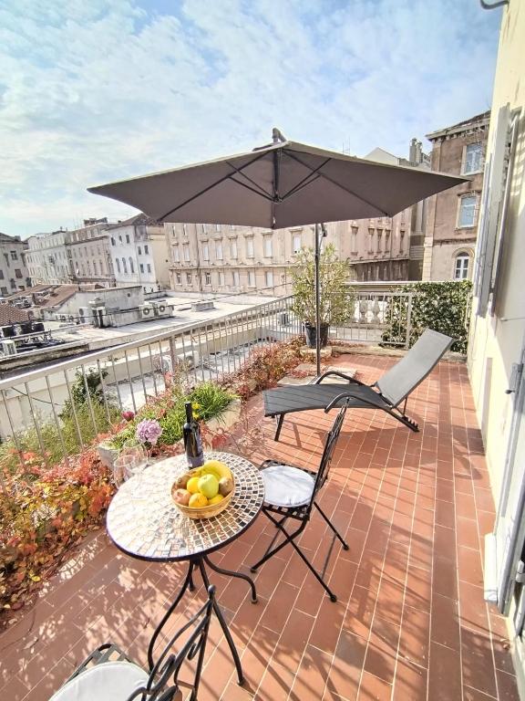 Sunny terrace, Split (updated prices 2026)