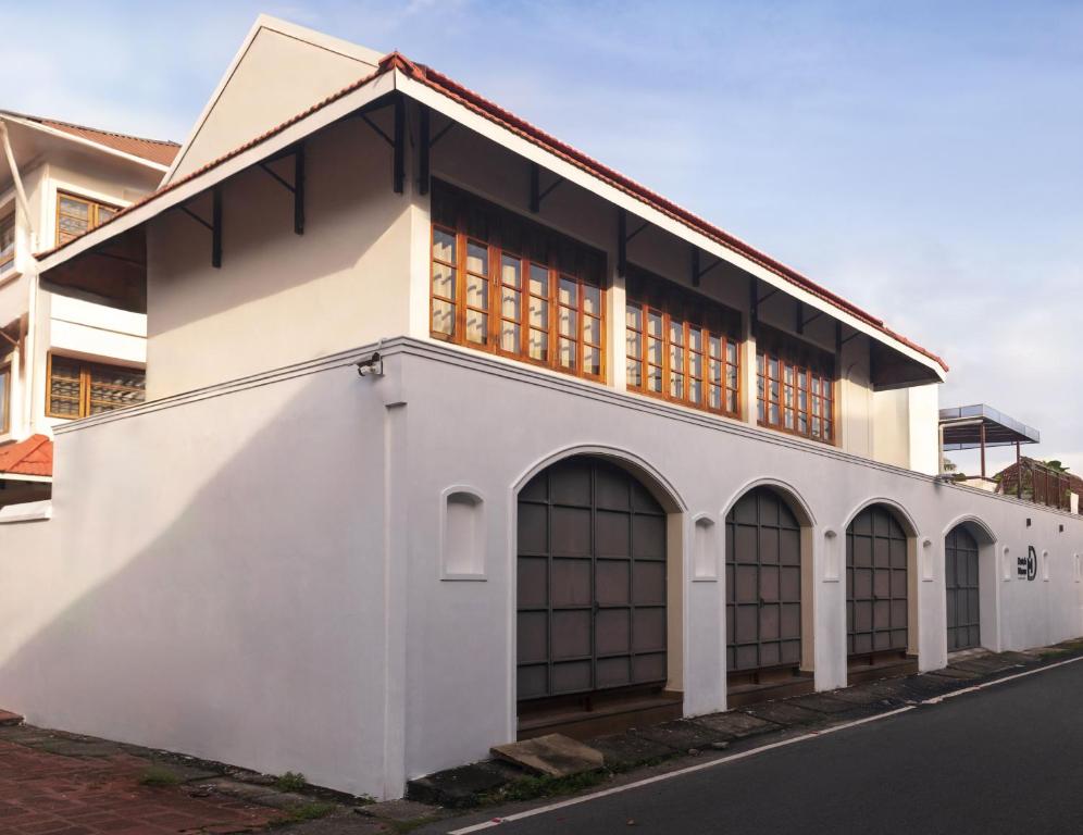 Dutch Manor Homes