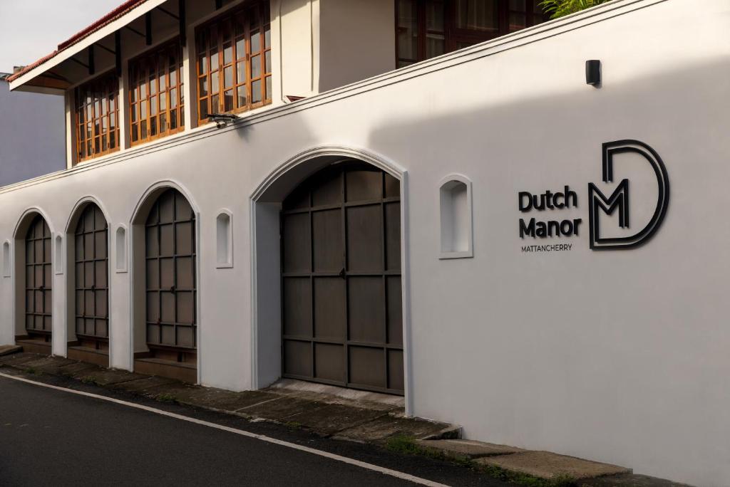 Dutch Manor Homes