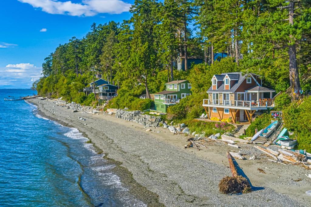 Ferry Viewer Cottage, Point Roberts – Updated 2024 Prices