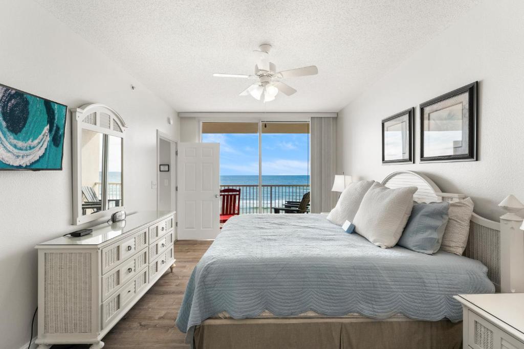 Modern 3 BR Beachfront Condo! Amenities Galore! by Dolce Vita Getaways ...