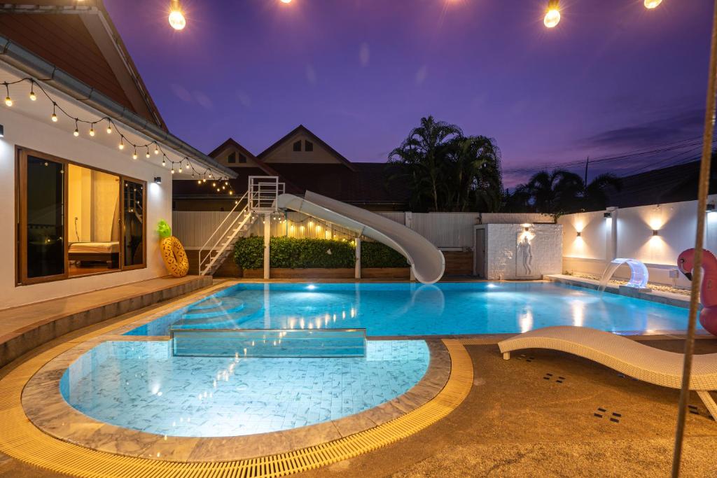 Moon Escape Poolvilla Pattaya บ้านพักพูลวิลล่า, Praia de Jomtien ...