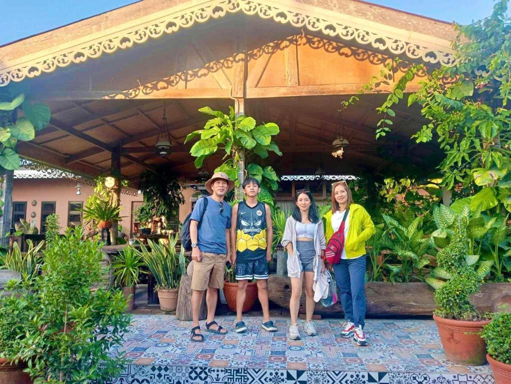 Alvin and Angie Bognot Mt. Pinatubo Guesthouse and Tours, Santa Juliana ...