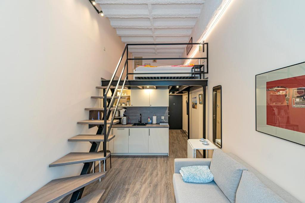 Modern loft apartment near Christ's Resurrection Church by Polo ...