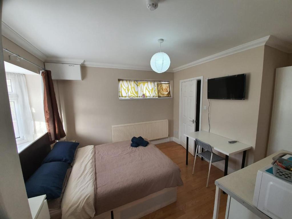 Eastwood Rooms, Goodmayes (updated prices 2026)