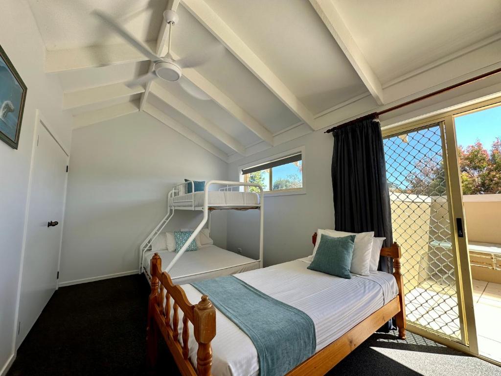Sunrise Villas by Charlesworth, Scotts Head (updated prices 2025)