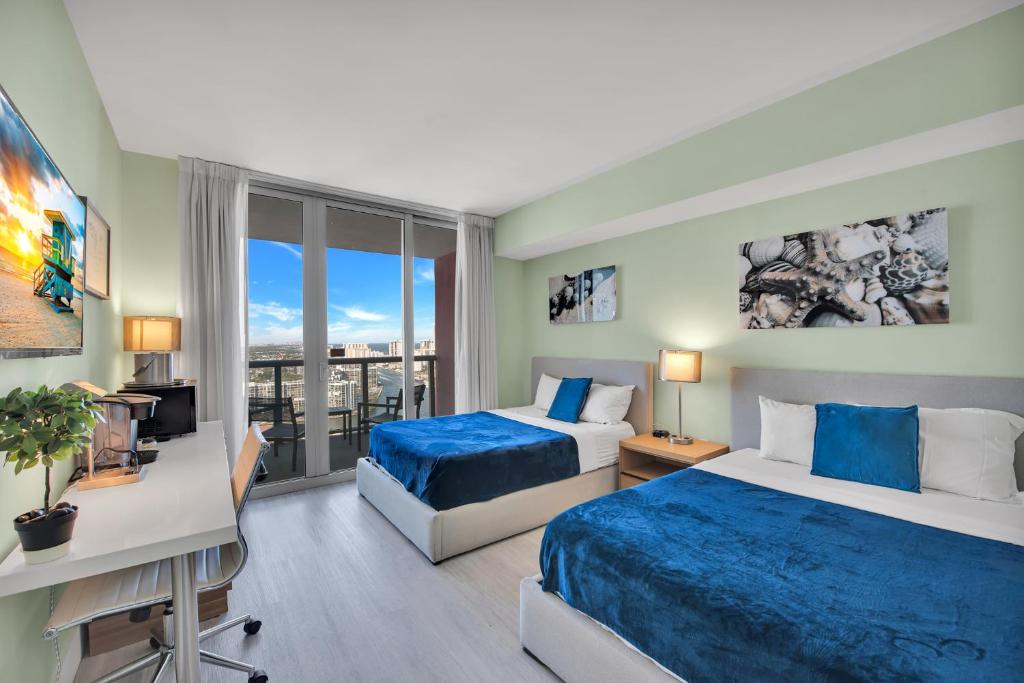 Water View Building With Pool - 5-Min Walk To The Beach - Cozy Studios ...