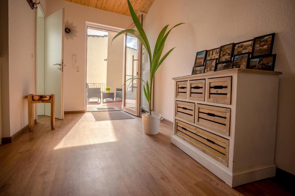 FeWo/ Kabine 10 / 2 Schlafzimmer / Terrasse / Seilbahn Blick, Rüdesheim am Rhein (updated prices ...