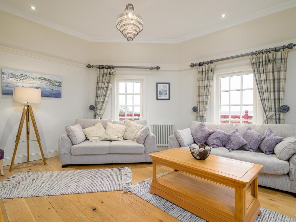 Historic Ramsay Garden Apt With Balcony Views - Pass the Keys ...