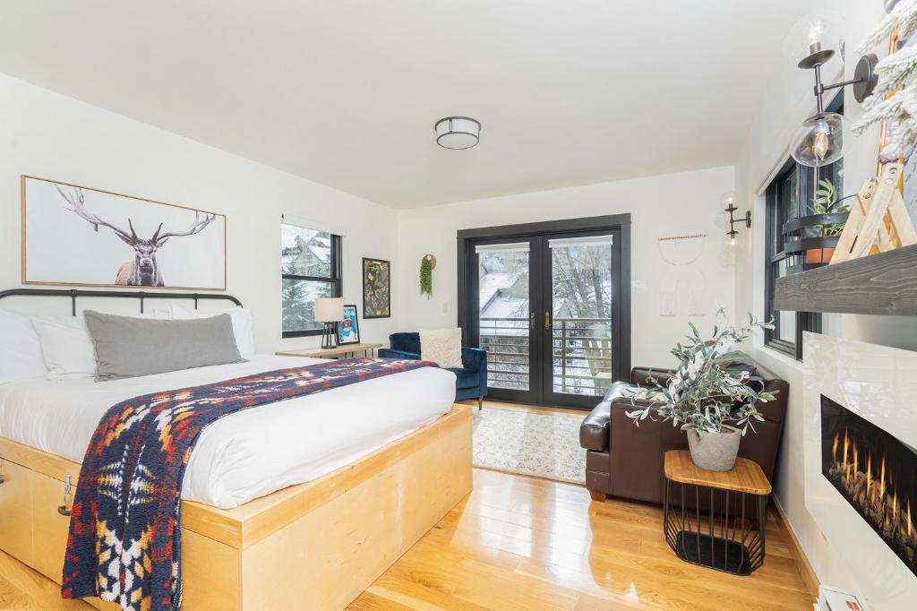 River Retreat! Mtn View Balcony, Pool, Hot Tub Viking Lodge 210 condo ...