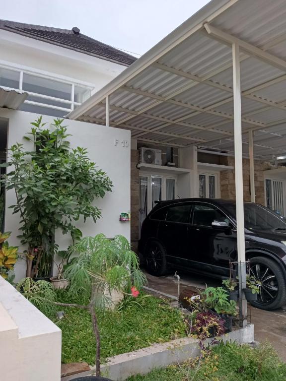 VIKA Villa Kayana Kota Batu, Karangploso (updated prices 2026)